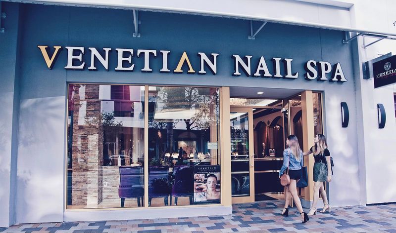 Venetian nail salon store